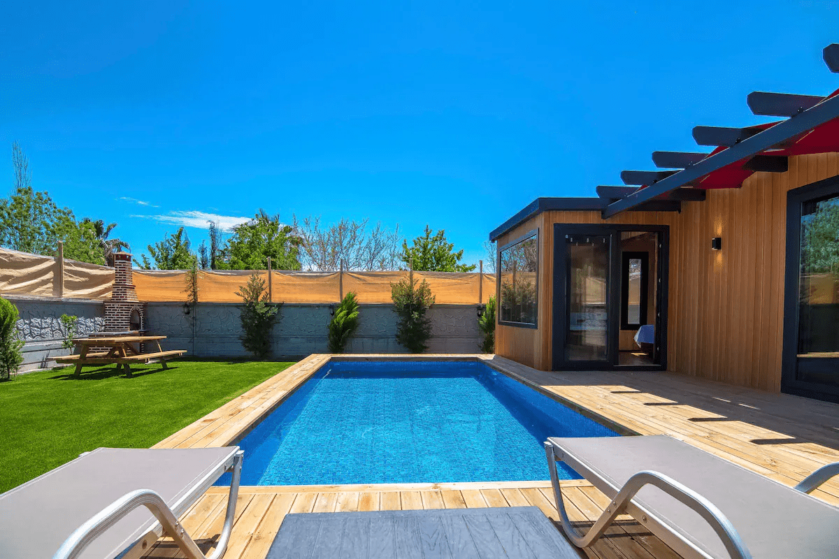 Garden Holiday Tiny House Near The Beach with Pool and Jacuzzi - Dream ...