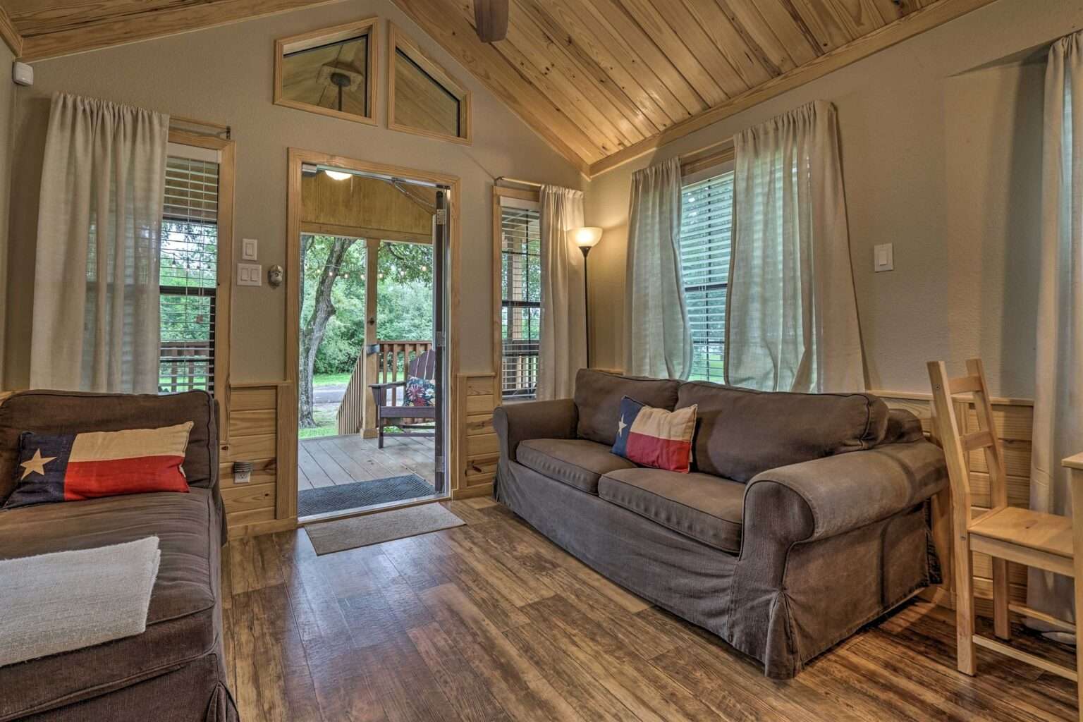 Cozy Cabin Tiny House next to Austin and the San Marcos River - Dream ...