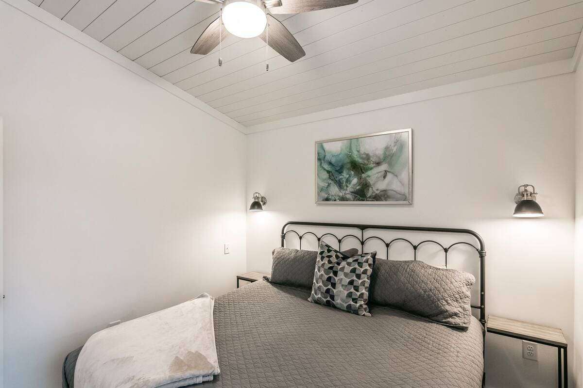 Sunset Tiny Home with Gorgeous Views - Dream Tiny Living
