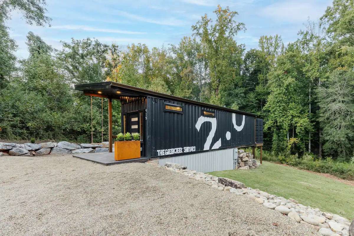 Absolutely Gorgeous Waterfall-Hamock-Jacuzzi Container House - Dream ...