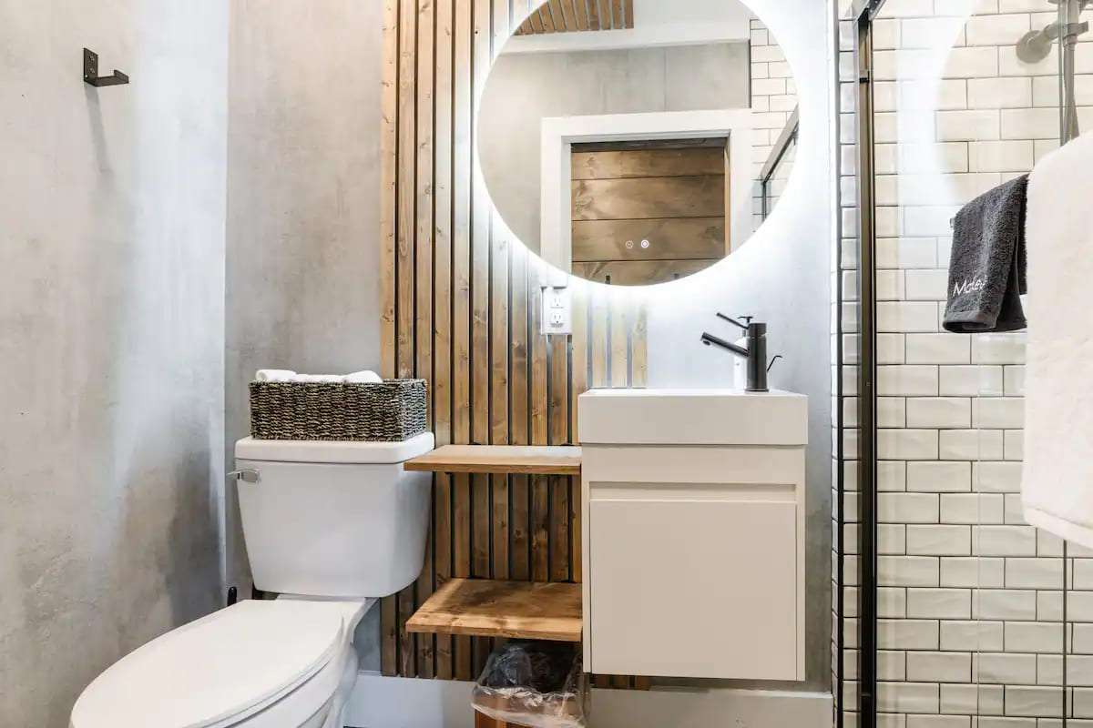 Absolutely Gorgeous Waterfall-Hamock-Jacuzzi Container House - Dream ...