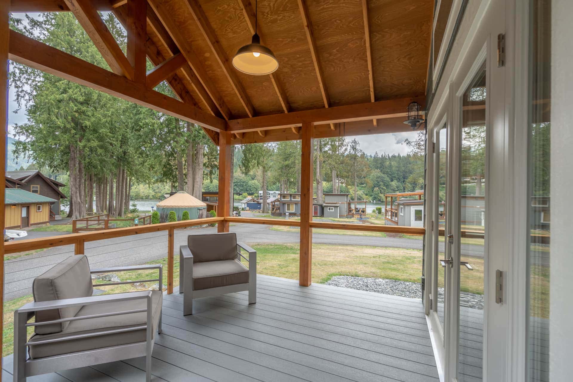 Bellevue Tiny Cottage by Wildwood Lakefront - Dream Tiny Living