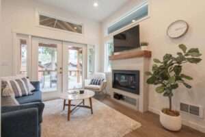 Bellevue Tiny Cottage by Wildwood Lakefront - Dream Tiny Living