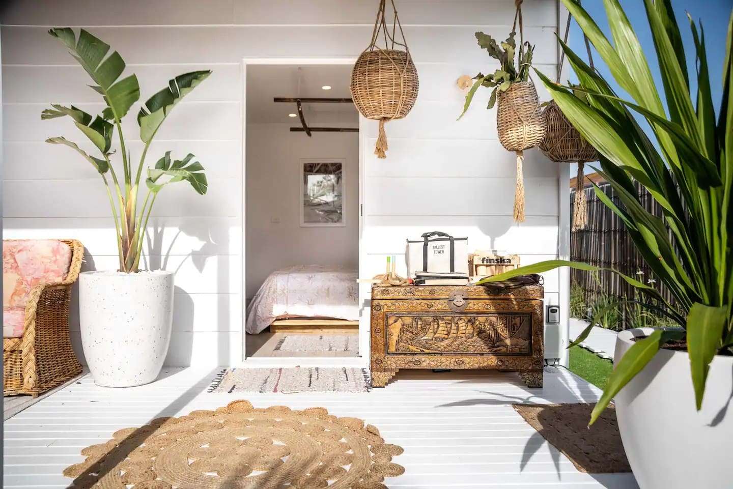 Relaxing Tiny House with Gorgeous Garden - Dream Tiny Living