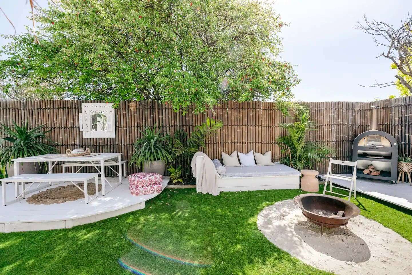 Relaxing Tiny House with Gorgeous Garden - Dream Tiny Living