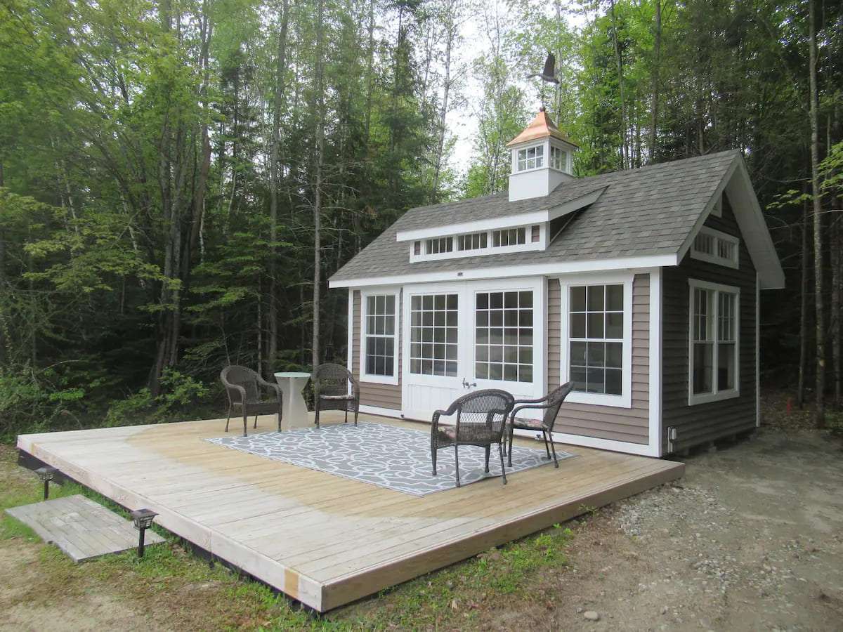 Bright Tiny Cottage Next to Private Pond - Dream Tiny Living
