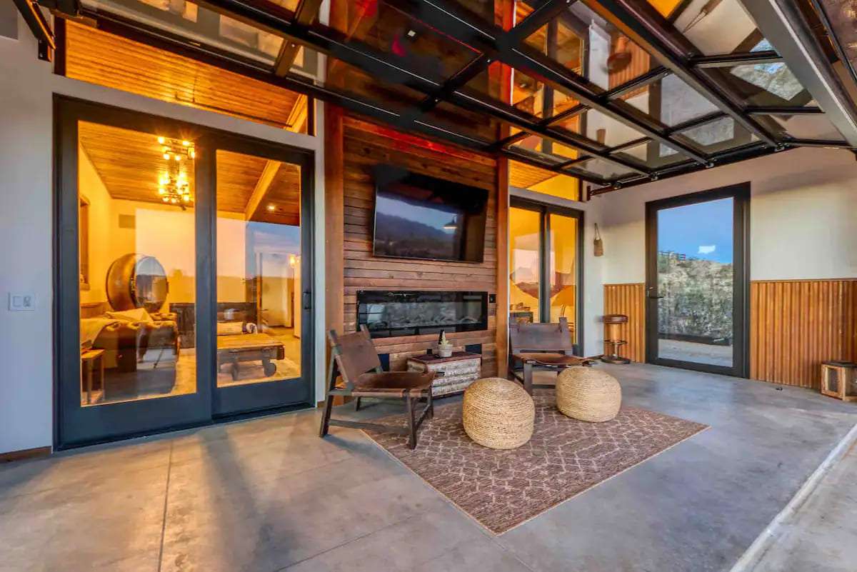 Modern Desert Farm House The Rum Runner - Dream Tiny Living