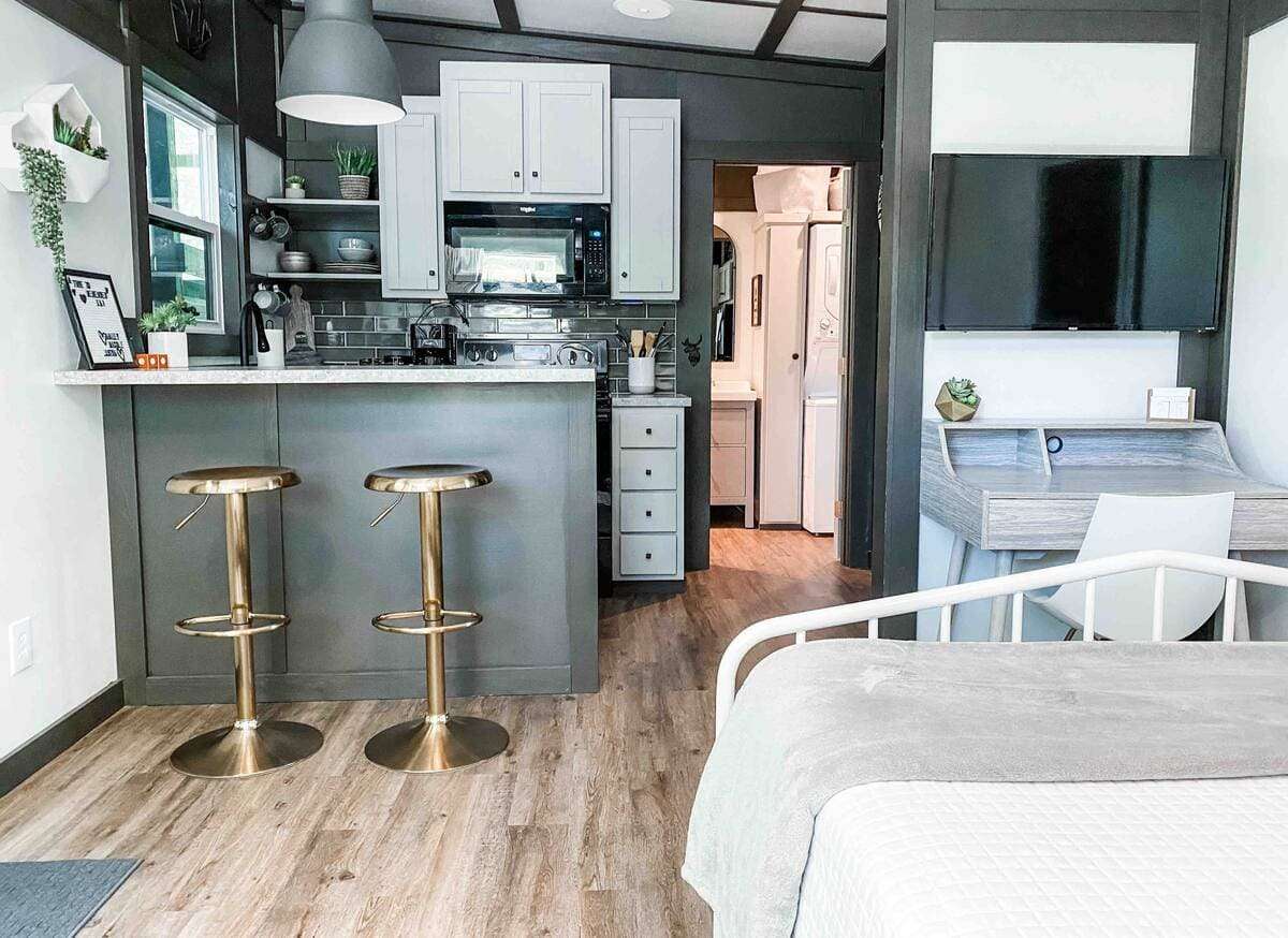 Romantic Tiny House with Wide Open Space - Dream Tiny Living