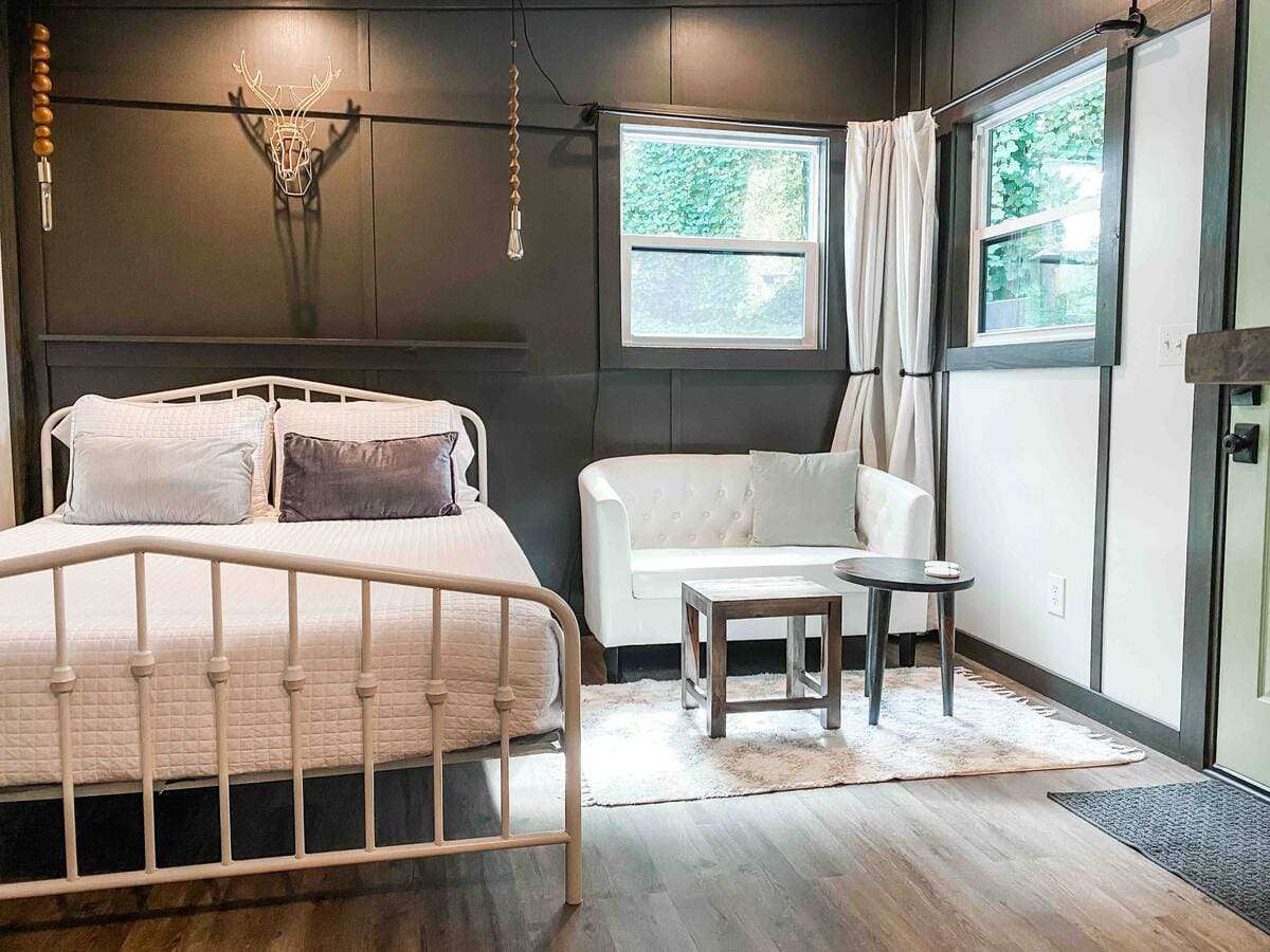 Romantic Tiny House with Wide Open Space - Dream Tiny Living