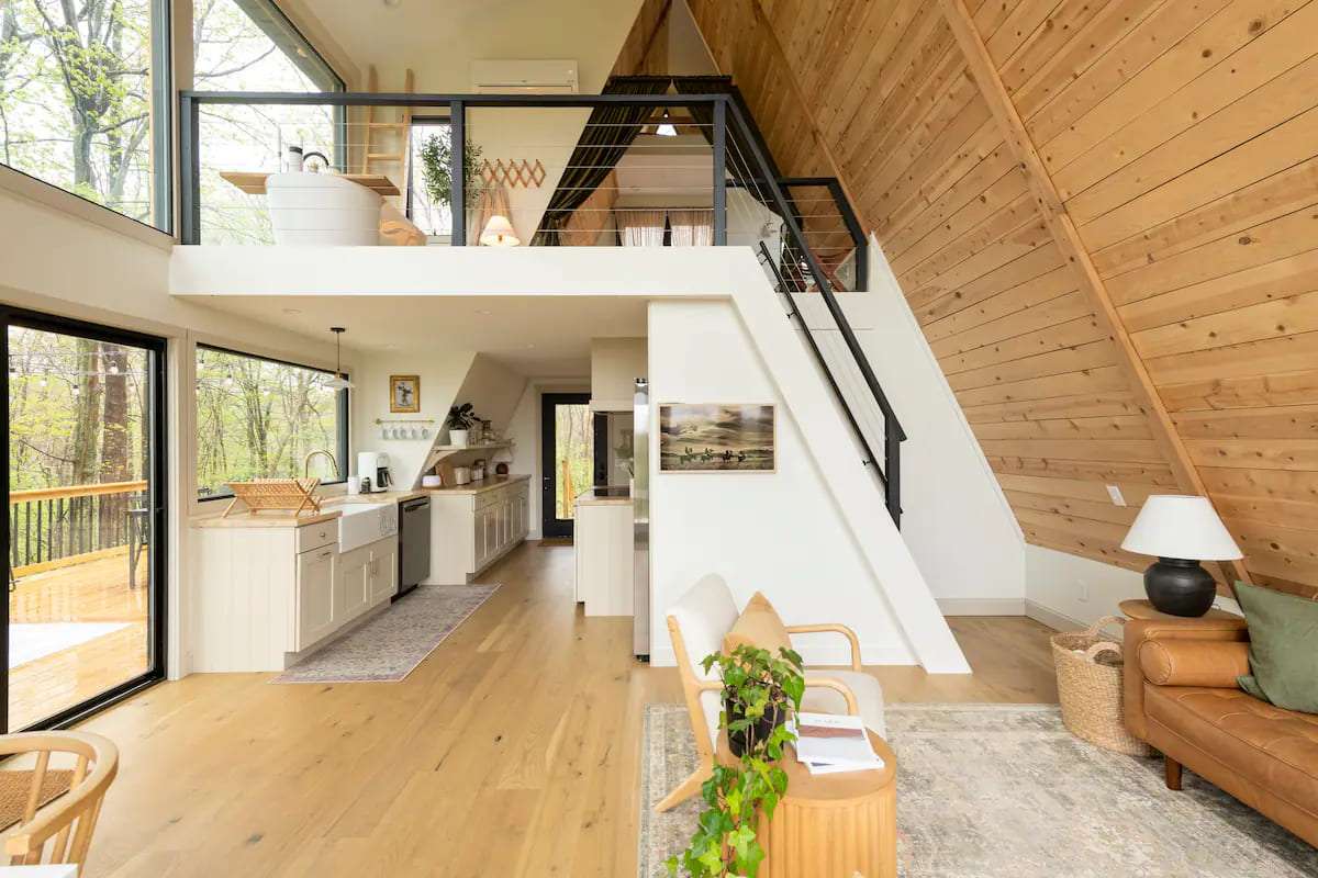 Black Gables A-frame Cabin with Hot Tub - Dream Tiny Living