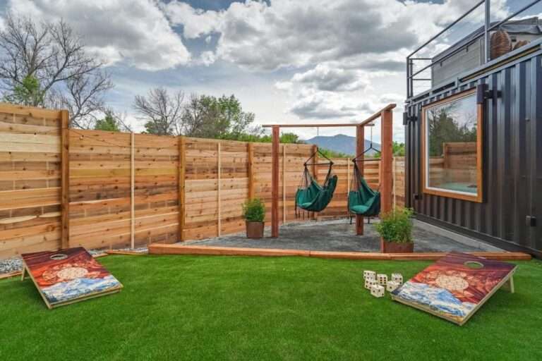 Skydeck Container with Jacuzzi and Mountain View - Dream Tiny Living