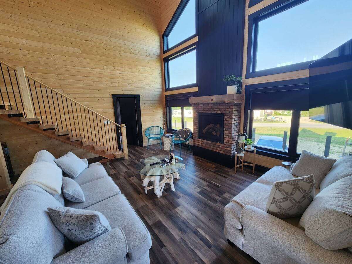 Knotty Pine Cabin with Lake View - Dream Tiny Living