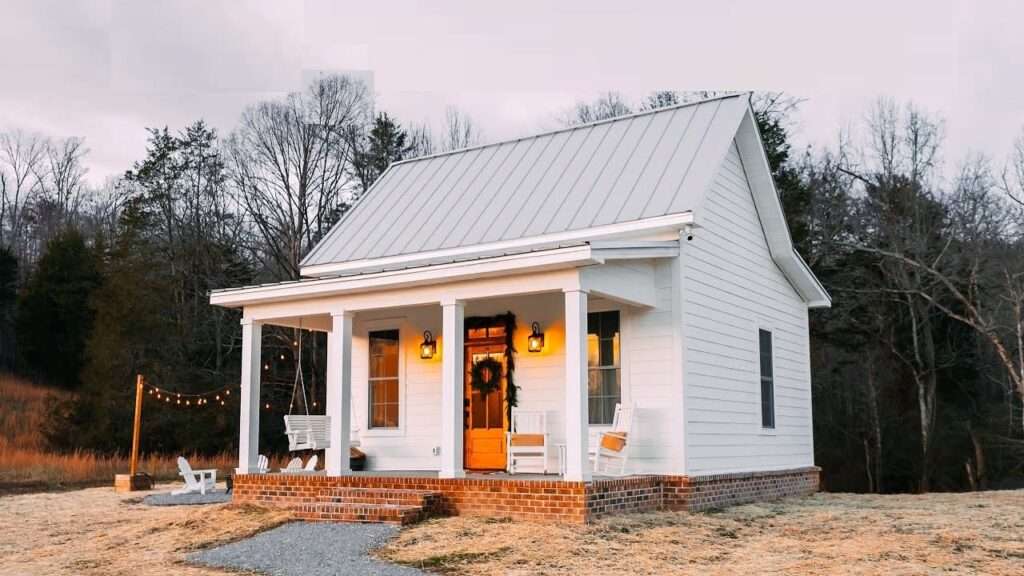 Tiny Tennessee Farmhouse - Dream Tiny Living